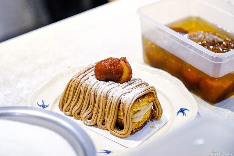 NewTro x Dessert | 台中柳川旁人氣甜點咖啡，紅絲絨蛋糕獨特濕潤口感，派皮捲卡茲酥脆配香甜卡士達餡！ - 霸子。食樂拼圖